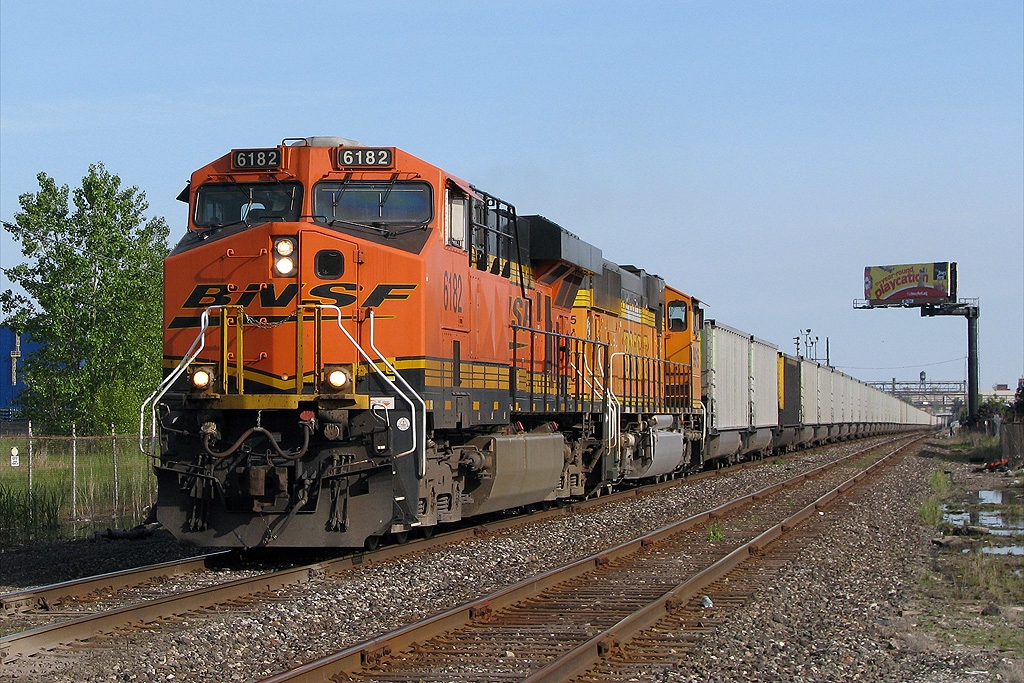 BNSF 6182